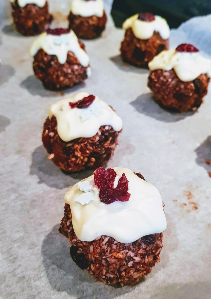 Mini Christmas No Bake Puddings | THE WEE CALEDONIAN COOK